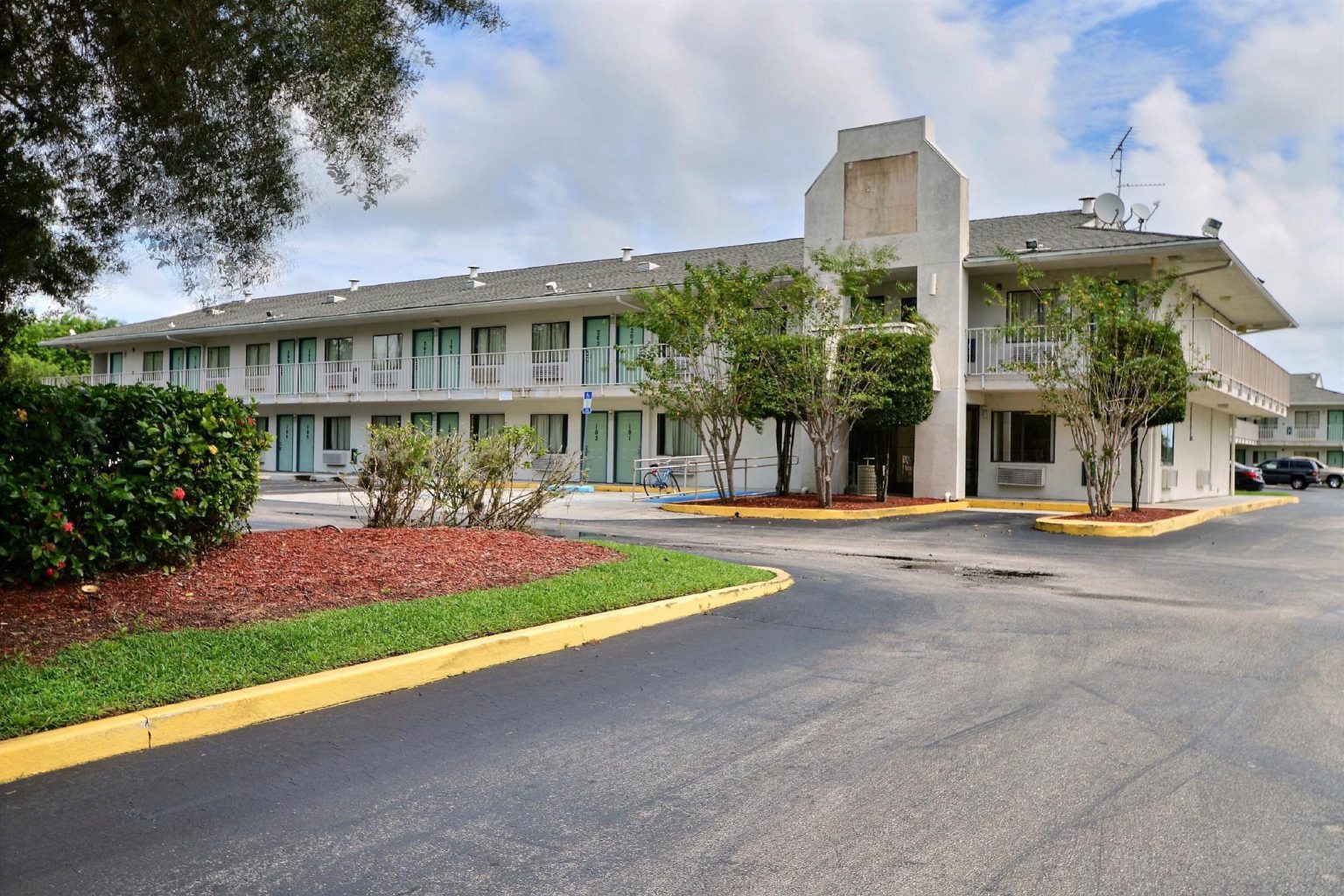 Motel 6 Ft Pierce | Furnished Weekly Rentals - No Lease or Credit Check