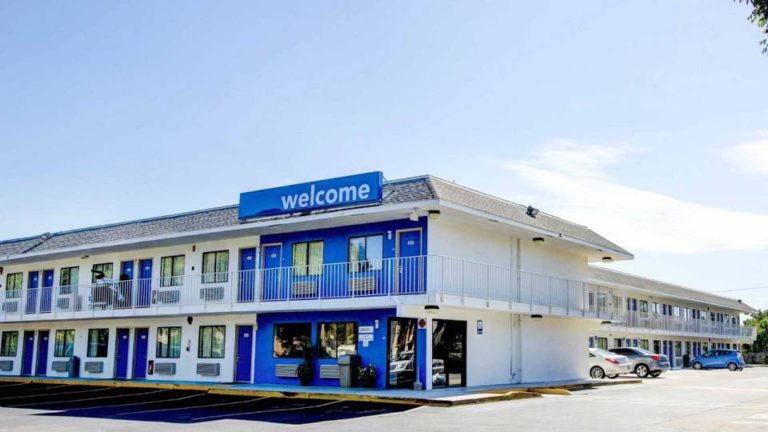 Motel 6 Lantana | Furnished Weekly Rentals - No Lease or Credit Check