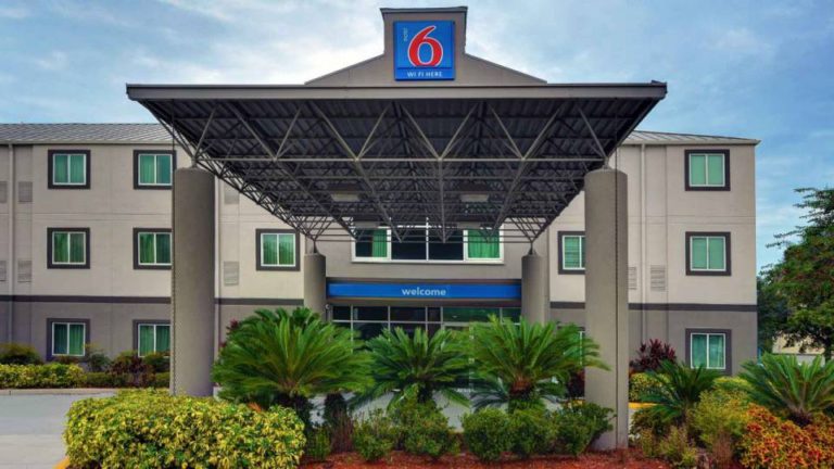 Motel 6 Universal | Furnished Weekly Rentals - No Lease or Credit Check